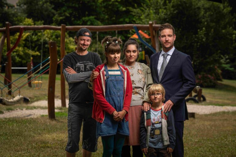 Jarní program 2025: Nové seriály, komedie a dokumenty na ČT